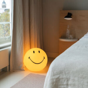 MR MARIA: SMILEY LAMP - Lumen Iluminación